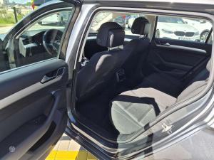 Grey Volkswagen Passat 2015 in Taurage, with an engine capacity of 1.60 L and mileage of 289 thousand km for 7500 €, photo 15 on AUTOMOTO.COM.LV