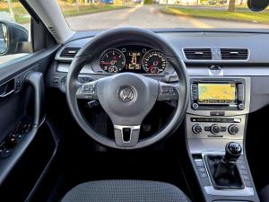 Grey Volkswagen Passat 2015 in Taurage, with an engine capacity of 1.97 L and mileage of 293 thousand km for 6000 €, photo 11 on AUTOMOTO.COM.LV
