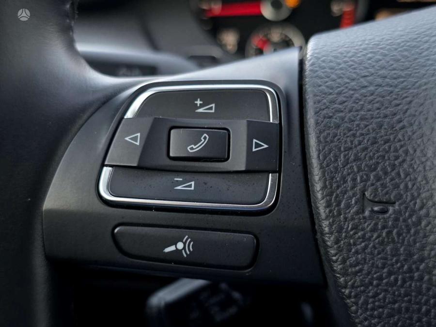 Grey Volkswagen Passat 2015 in Taurage, with an engine capacity of 1.97 L and mileage of 293 thousand km for 6000 €, photo 28 on AUTOMOTO.COM.LV
