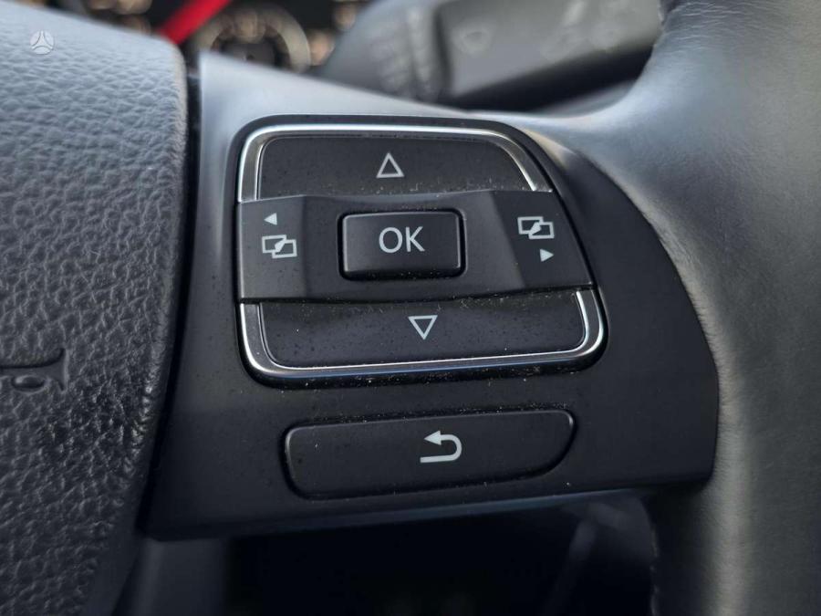 Grey Volkswagen Passat 2015 in Taurage, with an engine capacity of 1.97 L and mileage of 293 thousand km for 6000 €, photo 29 on AUTOMOTO.COM.LV