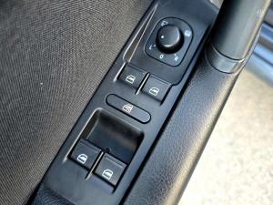 Grey Volkswagen Passat 2015 in Taurage, with an engine capacity of 1.97 L and mileage of 293 thousand km for 6000 €, photo 31 on AUTOMOTO.COM.LV