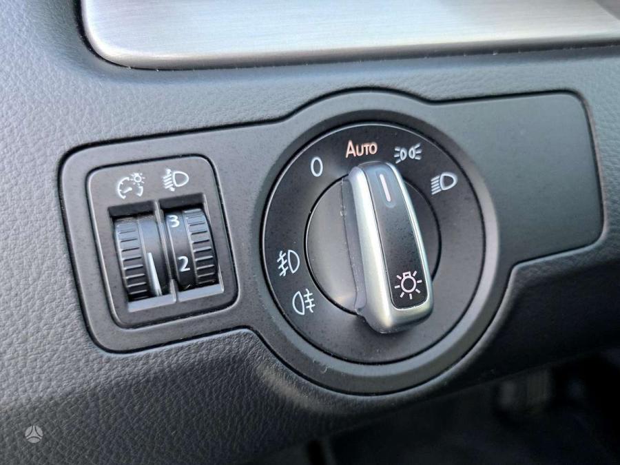 Grey Volkswagen Passat 2015 in Taurage, with an engine capacity of 1.97 L and mileage of 293 thousand km for 6000 €, photo 34 on AUTOMOTO.COM.LV