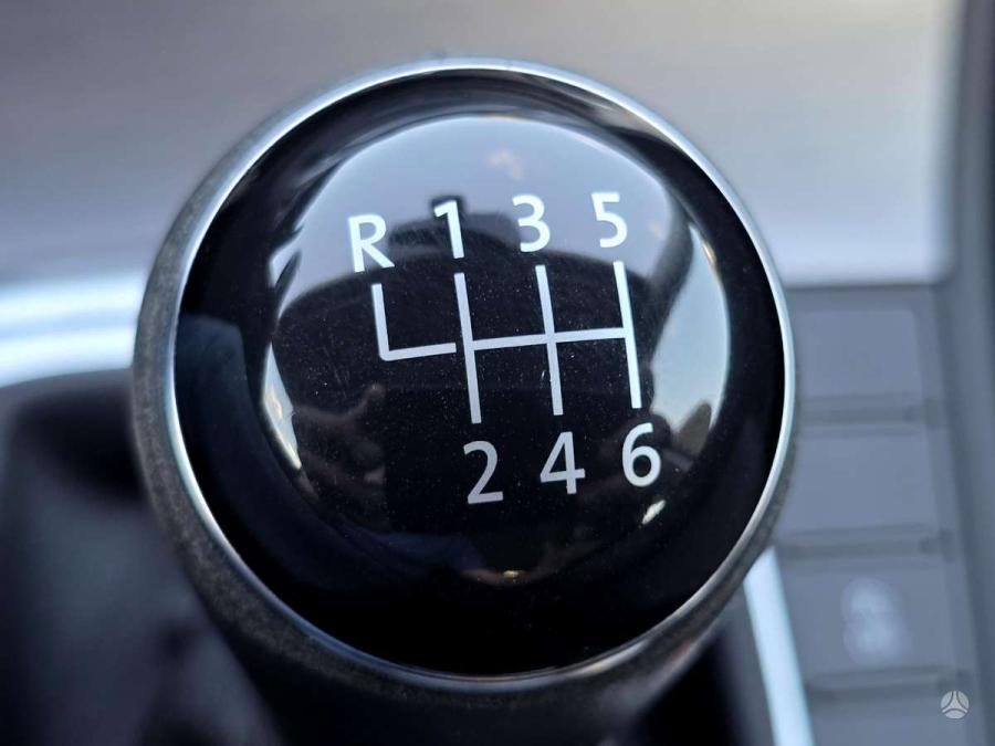Grey Volkswagen Passat 2015 in Taurage, with an engine capacity of 1.97 L and mileage of 293 thousand km for 6000 €, photo 37 on AUTOMOTO.COM.LV