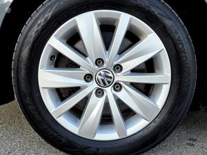 Grey Volkswagen Passat 2015 in Taurage, with an engine capacity of 1.97 L and mileage of 293 thousand km for 6000 €, photo 43 on AUTOMOTO.COM.LV