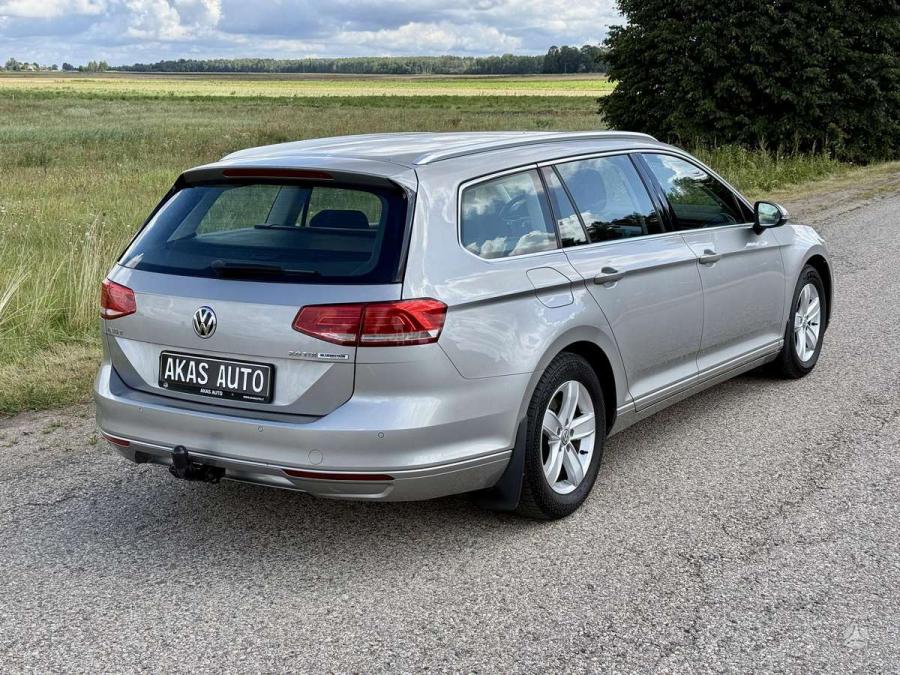 Grey Volkswagen Passat 2015 in Vilkaviskis, with an engine capacity of 1.97 L and mileage of 223 thousand km for 8700 €, photo 5 on AUTOMOTO.COM.LV