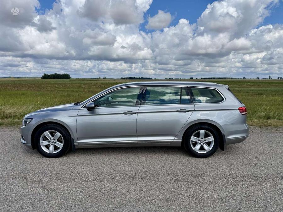 Grey Volkswagen Passat 2015 in Vilkaviskis, with an engine capacity of 1.97 L and mileage of 223 thousand km for 8700 €, photo 6 on AUTOMOTO.COM.LV
