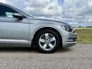 Grey Volkswagen Passat 2015 in Vilkaviskis, with an engine capacity of 1.97 L and mileage of 223 thousand km for 8700 €, photo 8 on AUTOMOTO.COM.LV