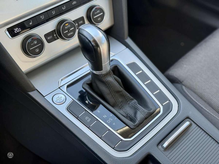 Grey Volkswagen Passat 2015 in Vilkaviskis, with an engine capacity of 1.97 L and mileage of 223 thousand km for 8700 €, photo 15 on AUTOMOTO.COM.LV