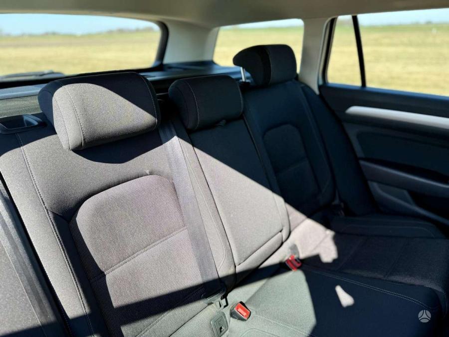 Grey Volkswagen Passat 2015 in Vilkaviskis, with an engine capacity of 1.97 L and mileage of 223 thousand km for 8700 €, photo 21 on AUTOMOTO.COM.LV