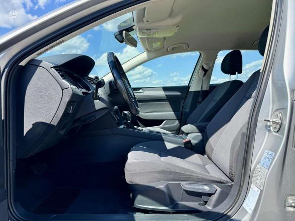 Grey Volkswagen Passat 2015 in Siauliai, with an engine capacity of 1.97 L and mileage of 228 thousand km for 8200 €, photo 10 on AUTOMOTO.COM.LV