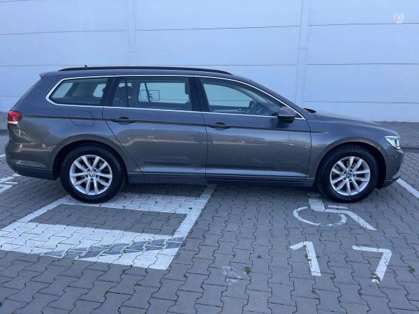 Volkswagen Passat 2015 in Kaunas on AUTOMOTO.COM.LV Grey Volkswagen Passat 2015 in Kaunas, with an engine capacity of 1.60 L and mileage of 220 thousand km for 6950 €, photo 9 on AUTOMOTO.COM.LV