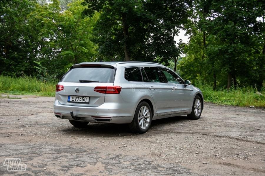 Grey Volkswagen Passat 2015 in Kaunas, with an engine capacity of 1.40 L and mileage of 305 thousand km for 8800 €, photo 5 on AUTOMOTO.COM.LV