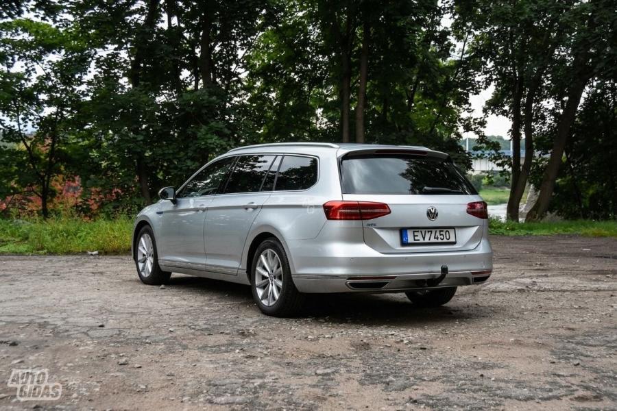 Grey Volkswagen Passat 2015 in Kaunas, with an engine capacity of 1.40 L and mileage of 305 thousand km for 8800 €, photo 7 on AUTOMOTO.COM.LV