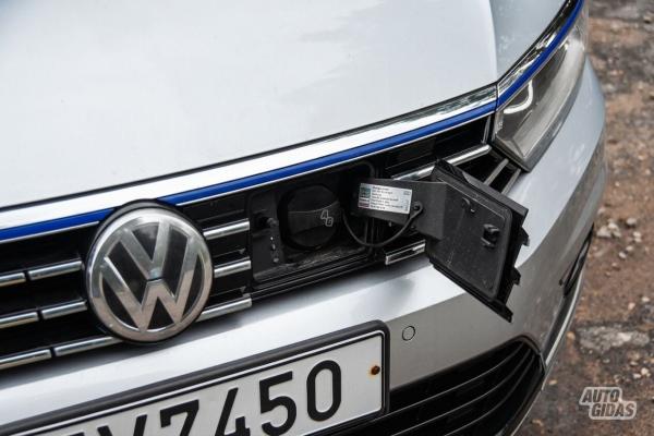 Pelēks Volkswagen Passat 2015 Kauņa, ar dzinēja tilpumu 1.40 L un nobraukumu 305 tūkst. km par 8800 €, foto 8 vietnē AUTOMOTO.COM.LV