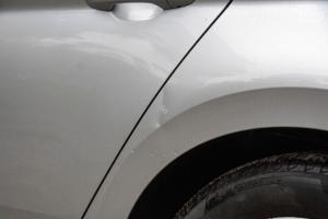 Grey Volkswagen Passat 2015 in Kaunas, with an engine capacity of 1.40 L and mileage of 305 thousand km for 8800 €, photo 9 on AUTOMOTO.COM.LV
