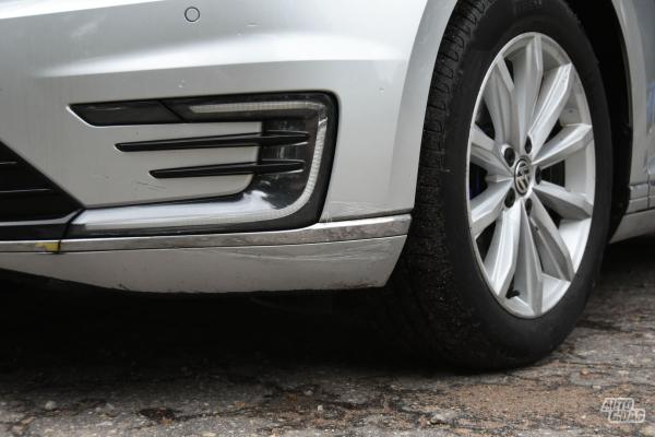 Pelēks Volkswagen Passat 2015 Kauņa, ar dzinēja tilpumu 1.40 L un nobraukumu 305 tūkst. km par 8800 €, foto 10 vietnē AUTOMOTO.COM.LV