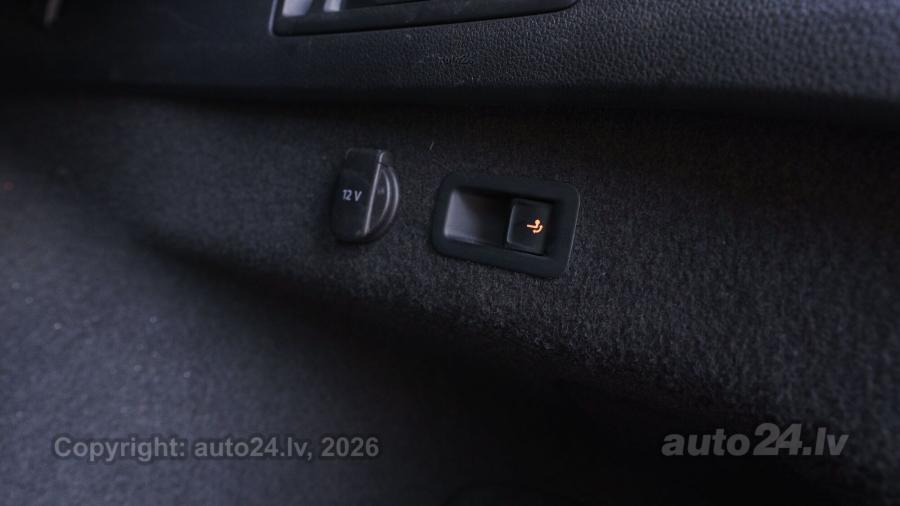 Pelēks Volkswagen Passat 2015 Tartu, ar dzinēja tilpumu 2.00 L un nobraukumu 240 tūkst. km par 11450 €, foto 17 vietnē AUTOMOTO.COM.LV
