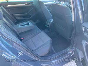 Grey Volkswagen Passat 2015 in Tallinn, with an engine capacity of 2.00 L and mileage of 254 thousand km for 8999 €, photo 13 on AUTOMOTO.COM.LV