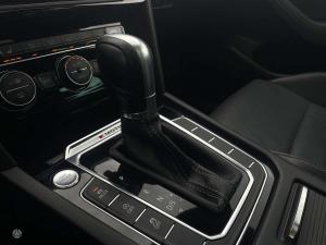 Pelēks Volkswagen Passat 2015 Viļņa, ar dzinēja tilpumu 2.00 L un nobraukumu 229 tūkst. km par 12499 €, foto 17 vietnē AUTOMOTO.COM.LV