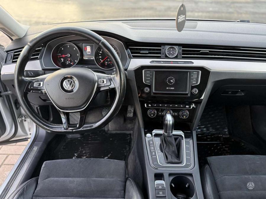 Pelēks Volkswagen Passat 2015 Kauņa, ar dzinēja tilpumu 1.97 L un nobraukumu 254 tūkst. km par 9049 €, foto 13 vietnē AUTOMOTO.COM.LV