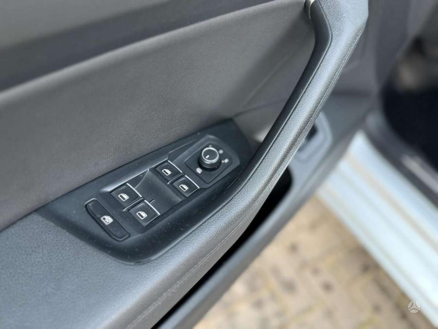 Pelēks Volkswagen Passat 2015 Kauņa, ar dzinēja tilpumu 1.97 L un nobraukumu 254 tūkst. km par 9049 €, foto 19 vietnē AUTOMOTO.COM.LV