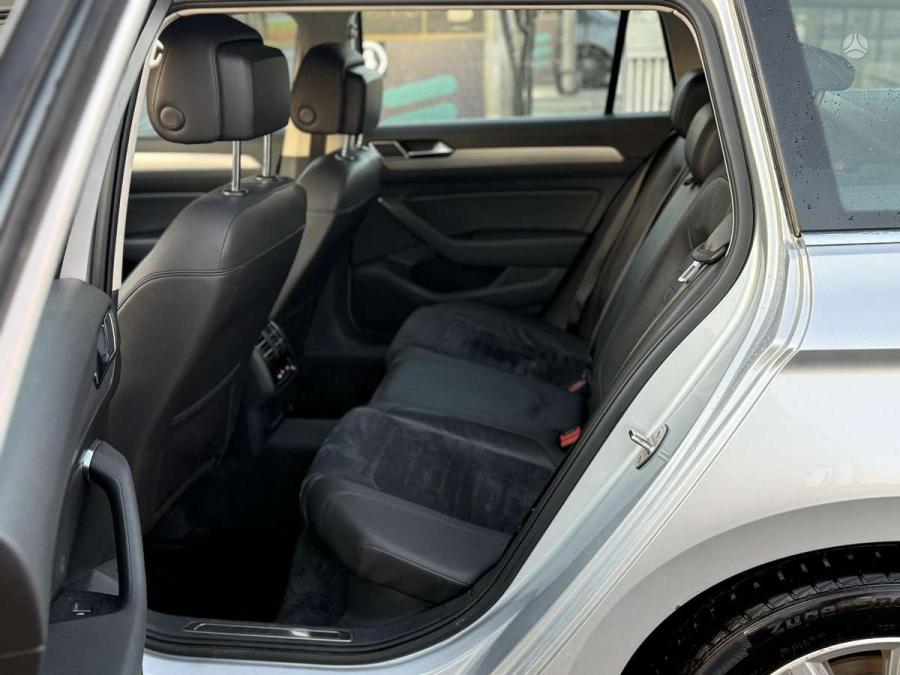 Pelēks Volkswagen Passat 2015 Kauņa, ar dzinēja tilpumu 1.97 L un nobraukumu 254 tūkst. km par 9049 €, foto 21 vietnē AUTOMOTO.COM.LV