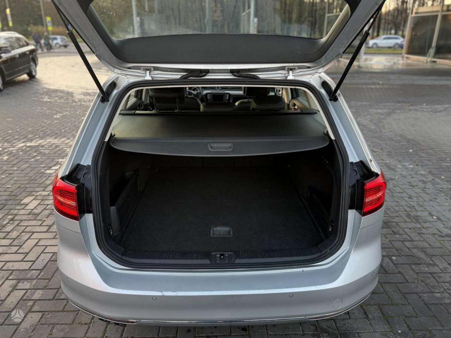 Pelēks Volkswagen Passat 2015 Kauņa, ar dzinēja tilpumu 1.97 L un nobraukumu 254 tūkst. km par 9049 €, foto 24 vietnē AUTOMOTO.COM.LV