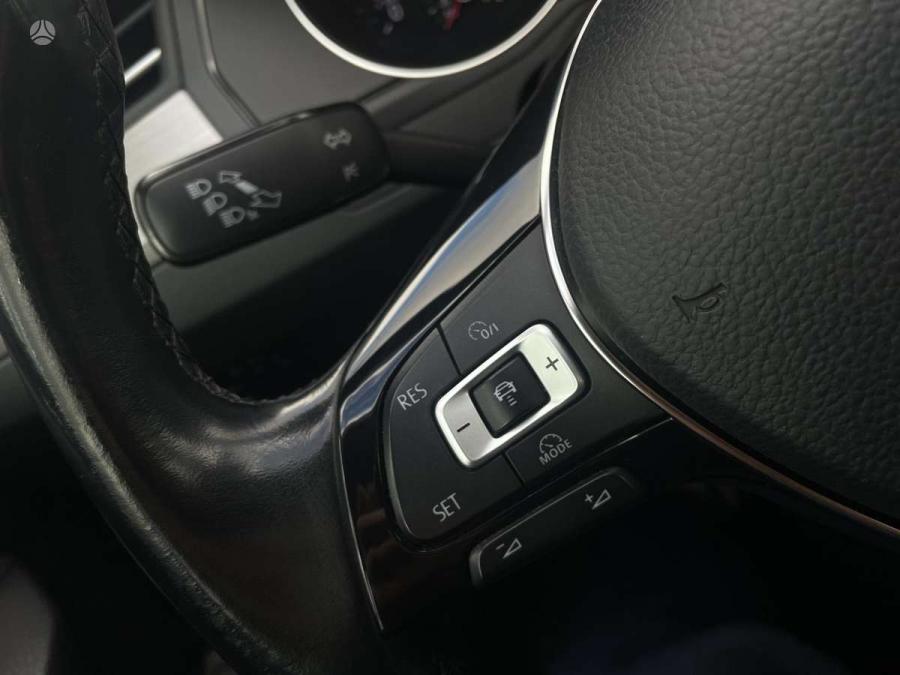 Pelēks Volkswagen Passat 2015 Viļņa, ar dzinēja tilpumu 1.60 L un nobraukumu 234 tūkst. km par 8399 €, foto 18 vietnē AUTOMOTO.COM.LV