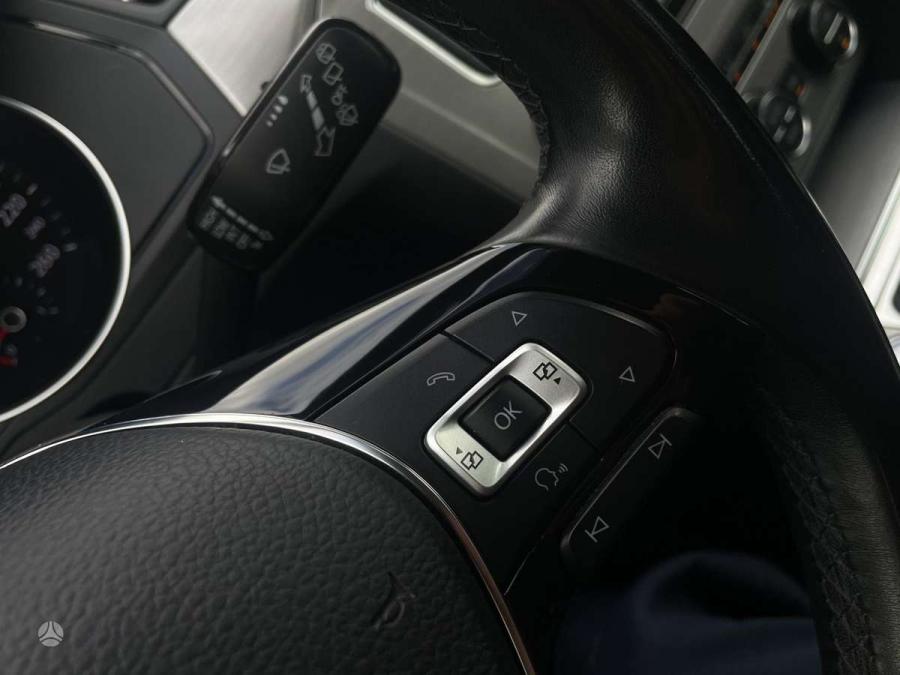 Pelēks Volkswagen Passat 2015 Viļņa, ar dzinēja tilpumu 1.60 L un nobraukumu 234 tūkst. km par 8399 €, foto 19 vietnē AUTOMOTO.COM.LV