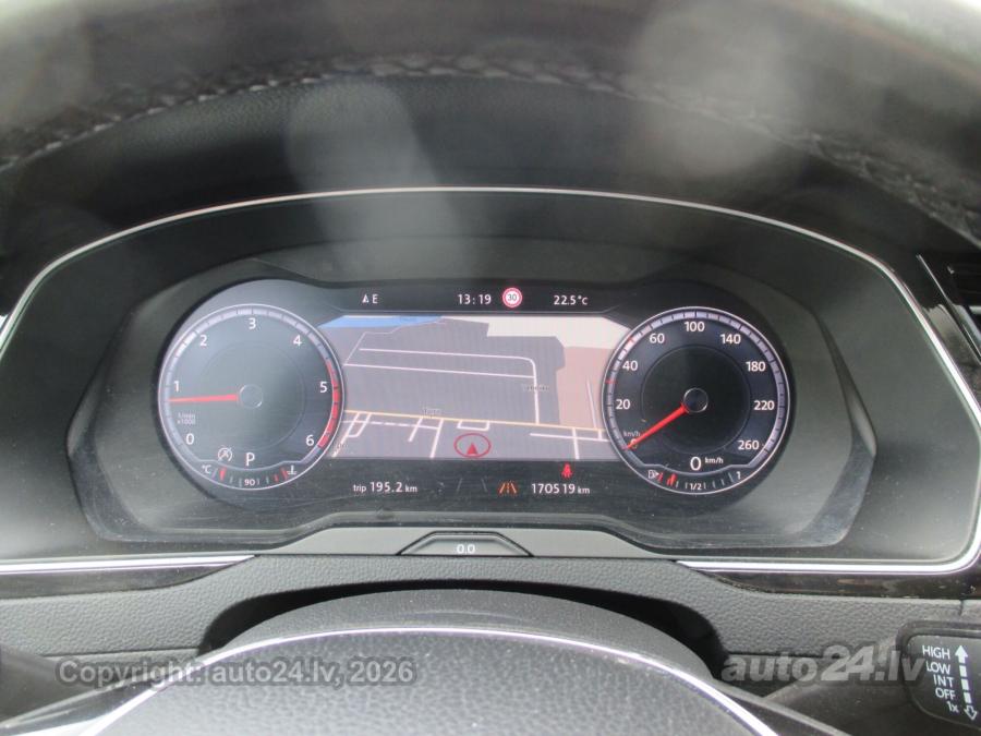 Pelēks Volkswagen Passat 2015 Tartu, ar dzinēja tilpumu 2.00 L un nobraukumu 170 tūkst. km par 9990 €, foto 14 vietnē AUTOMOTO.COM.LV