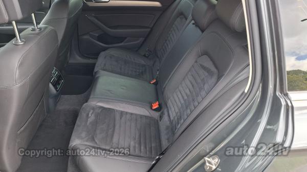 Grey Volkswagen Passat 2015 in Tallinn, with an engine capacity of 2.00 L and mileage of 328 thousand km for 8999 €, photo 10 on AUTOMOTO.COM.LV