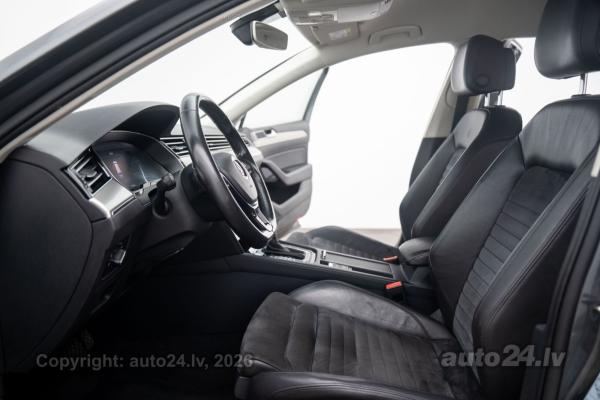 Grey Volkswagen Passat 2015 in Tallinn, with an engine capacity of 2.00 L and mileage of 252 thousand km for 11999 €, photo 9 on AUTOMOTO.COM.LV