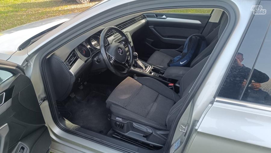 Grey Volkswagen Passat 2015 in Alytus, with an engine capacity of 1.60 L and mileage of 300 thousand km for 6999 €, photo 11 on AUTOMOTO.COM.LV