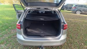 Grey Volkswagen Passat 2015 in Alytus, with an engine capacity of 1.60 L and mileage of 300 thousand km for 6999 €, photo 12 on AUTOMOTO.COM.LV