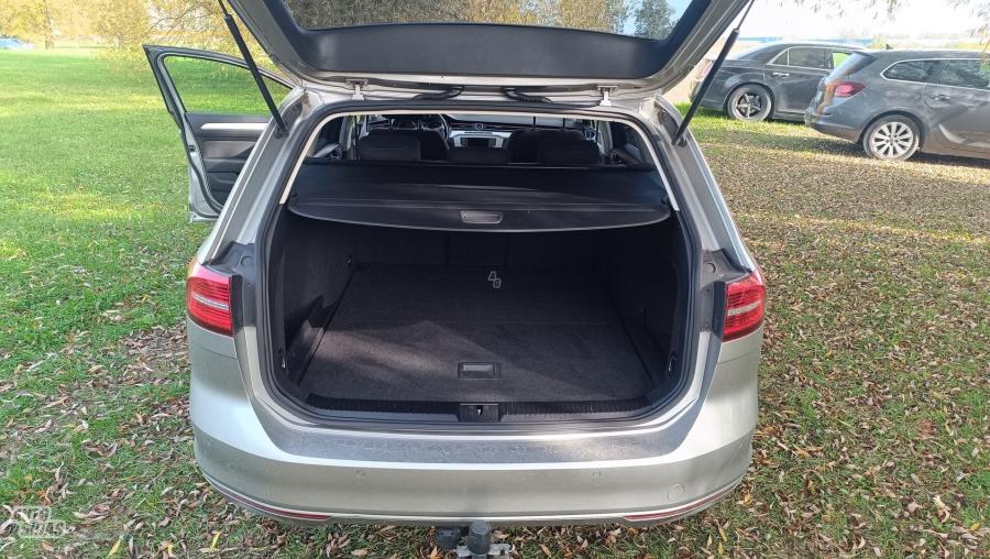 Grey Volkswagen Passat 2015 in Alytus, with an engine capacity of 1.60 L and mileage of 300 thousand km for 6999 €, photo 12 on AUTOMOTO.COM.LV