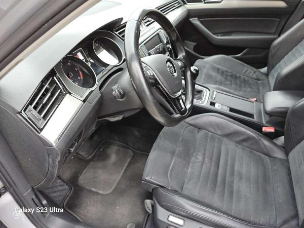 Grey Volkswagen Passat 2016 in Jonava, with an engine capacity of 2.00 L and mileage of 281 thousand km for 10700 €, photo 11 on AUTOMOTO.COM.LV