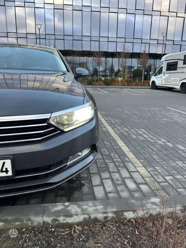 Pelēks Volkswagen Passat 2016 Viļņa, ar dzinēja tilpumu 1.97 L un nobraukumu 310 tūkst. km par 9700 €, foto 2 vietnē AUTOMOTO.COM.LV