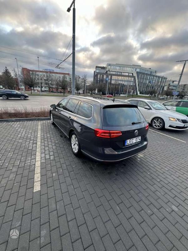 Pelēks Volkswagen Passat 2016 Viļņa, ar dzinēja tilpumu 1.97 L un nobraukumu 310 tūkst. km par 9700 €, foto 4 vietnē AUTOMOTO.COM.LV