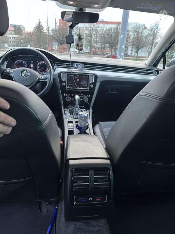 Pelēks Volkswagen Passat 2016 Viļņa, ar dzinēja tilpumu 1.97 L un nobraukumu 310 tūkst. km par 9700 €, foto 6 vietnē AUTOMOTO.COM.LV