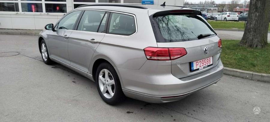 Grey Volkswagen Passat 2016 in Klaipeda, with an engine capacity of 1.97 L and mileage of 211 thousand km for 9350 €, photo 4 on AUTOMOTO.COM.LV