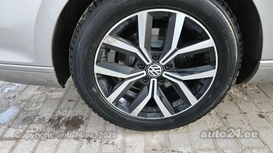 Pelēks Volkswagen Passat 2016 Rapla, ar dzinēja tilpumu 1.40 L un nobraukumu 222 tūkst. km par 9999 €, foto 17 vietnē AUTOMOTO.COM.LV