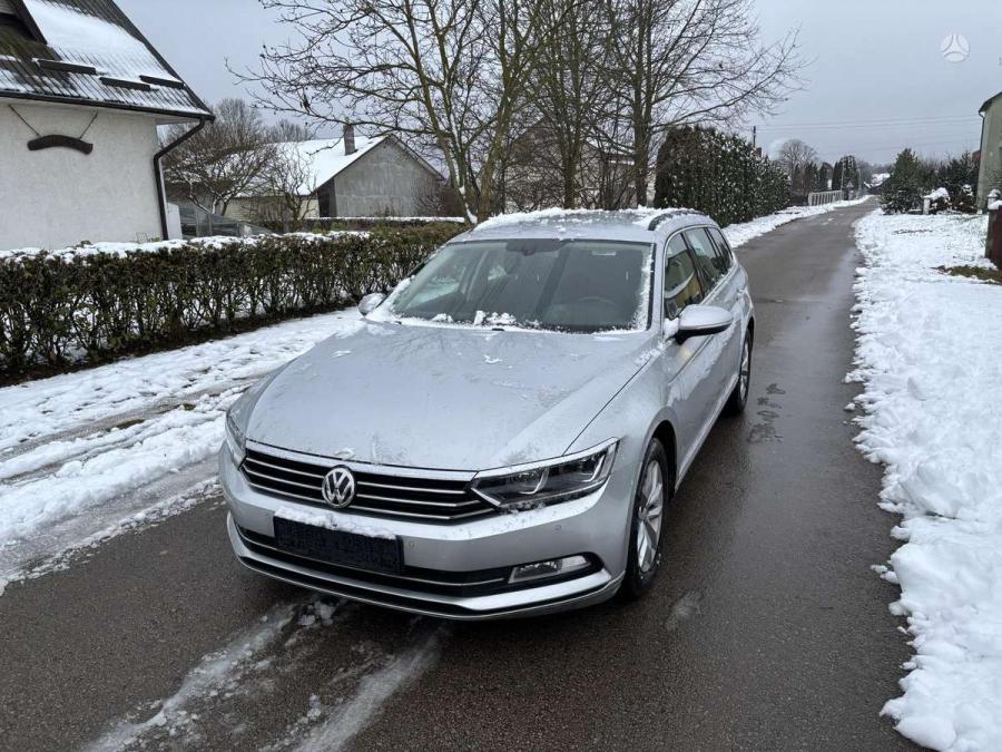 Pelēks Volkswagen Passat 2016 Jurbarkas, ar dzinēja tilpumu 1.97 L un nobraukumu 386 tūkst. km par 7800 €, foto 1 vietnē AUTOMOTO.COM.LV