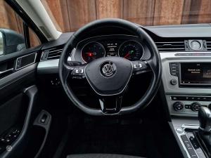 Pelēks Volkswagen Passat 2016 Kauņa, ar dzinēja tilpumu 1.97 L un nobraukumu 341 tūkst. km par 8500 €, foto 24 vietnē AUTOMOTO.COM.LV