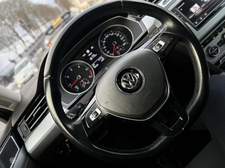 Pelēks Volkswagen Passat 2016 Viļņa, ar dzinēja tilpumu 1.97 L un nobraukumu 341 tūkst. km par 8800 €, foto 17 vietnē AUTOMOTO.COM.LV