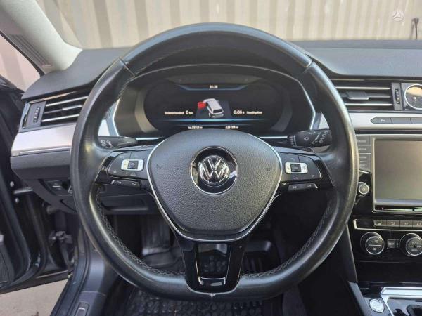 Grey Volkswagen Passat 2016 in Vilnius, with an engine capacity of 1.97 L and mileage of 233 thousand km for 13900 €, photo 8 on AUTOMOTO.COM.LV