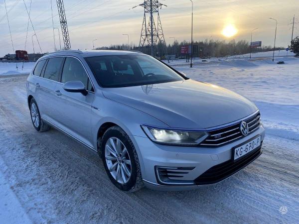 Grey Volkswagen Passat 2016 in Siauliai, with an engine capacity of 1.40 L and mileage of 251 thousand km for 9150 €, photo 1 on AUTOMOTO.COM.LV