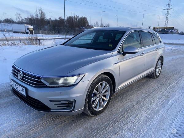 Grey Volkswagen Passat 2016 in Siauliai, with an engine capacity of 1.40 L and mileage of 251 thousand km for 9150 €, photo 5 on AUTOMOTO.COM.LV