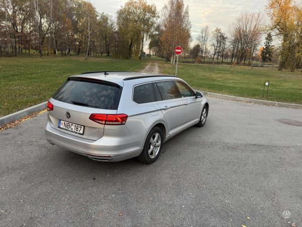 Grey Volkswagen Passat 2016 in Marijampole, with an engine capacity of 2.00 L and mileage of 272 thousand km for 9450 €, photo 4 on AUTOMOTO.COM.LV