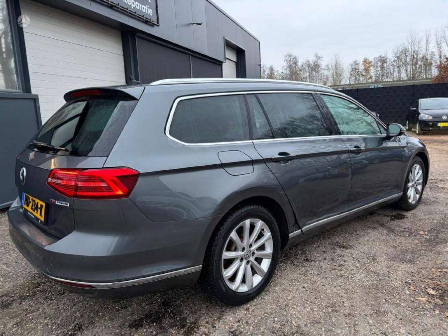 Grey Volkswagen Passat 2016 in Prienai, with an engine capacity of 1.60 L and mileage of 252 thousand km for 8650 €, photo 3 on AUTOMOTO.COM.LV