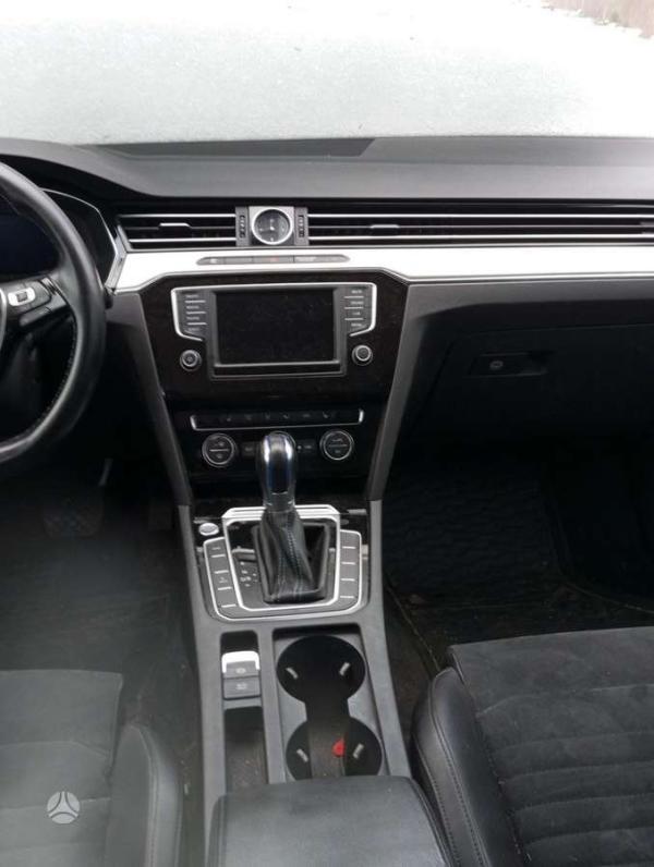 Grey Volkswagen Passat 2016 in Klaipeda, with an engine capacity of 1.40 L and mileage of 120 thousand km for 9000 €, photo 5 on AUTOMOTO.COM.LV